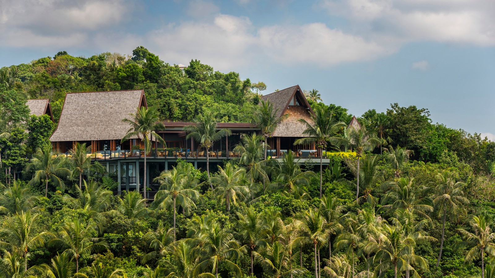 Step Inside The White Lotus Season 3 Hotel: The Stunning Four Seasons ...