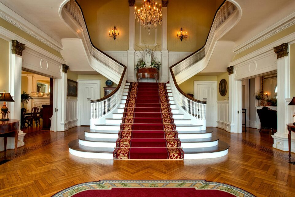Travel Begins with Your Wrist: Luxury Watches and Five-Star Hotel ...